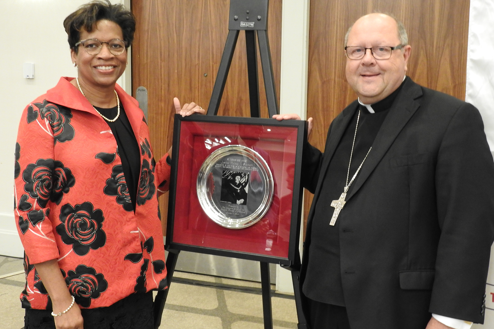 Justice Stewart Receives Distinguished Legal Award