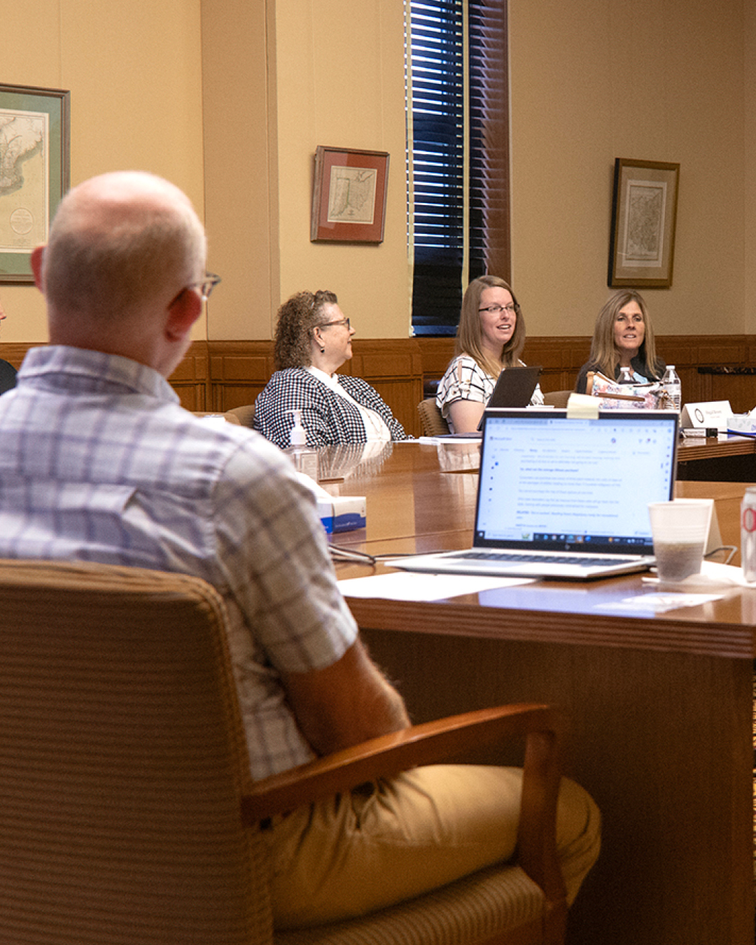 Local Court Professionals Discuss Key Issues at Supreme Court Roundtables