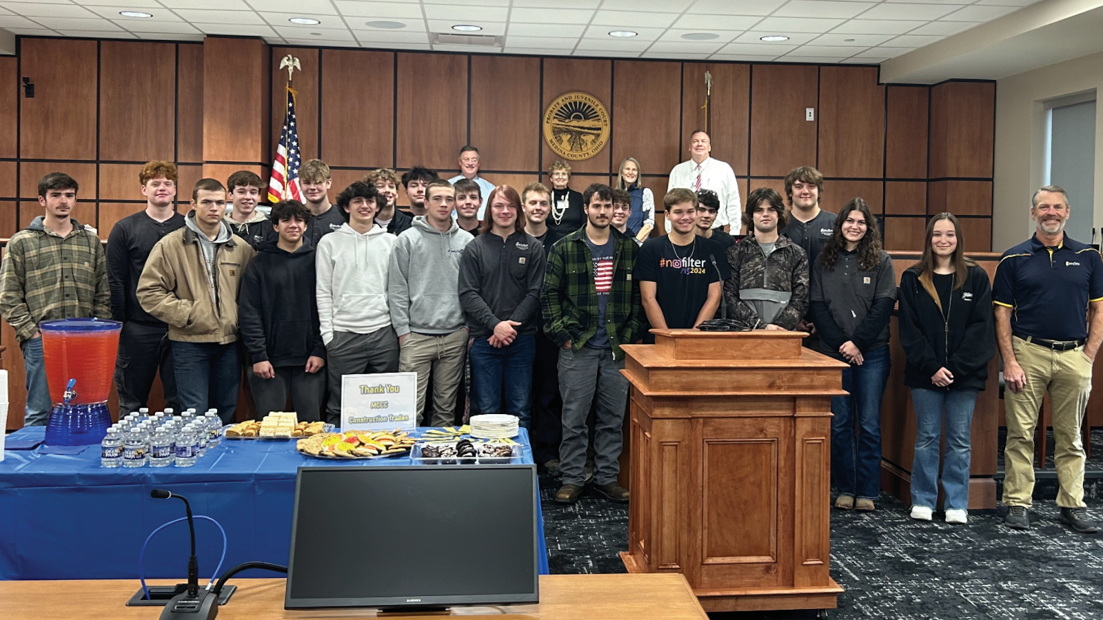 Students Construct Podium and State Seals for Local Courthouse